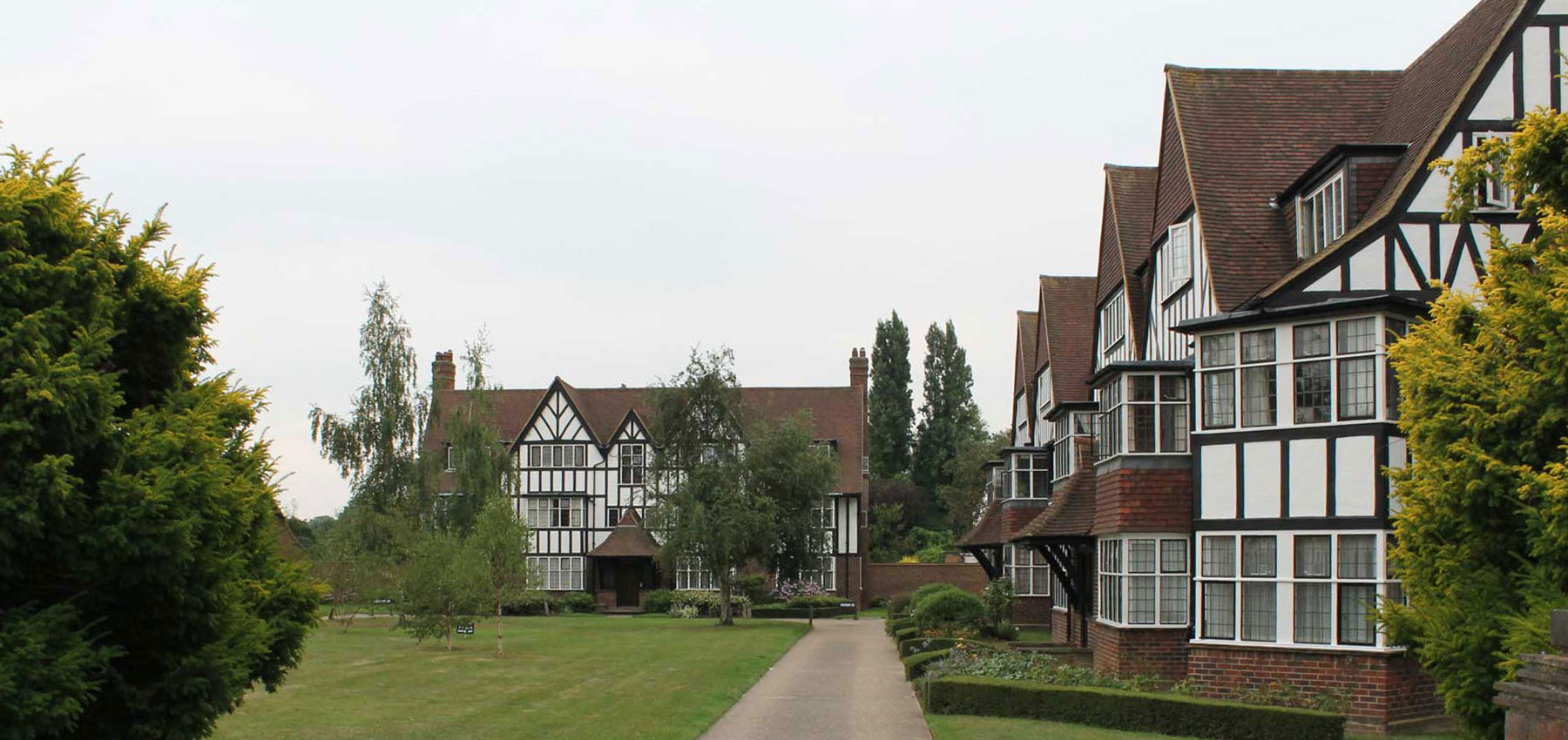 Welcome to the Hanger Hill Garden Estate Limited , which owns the ...